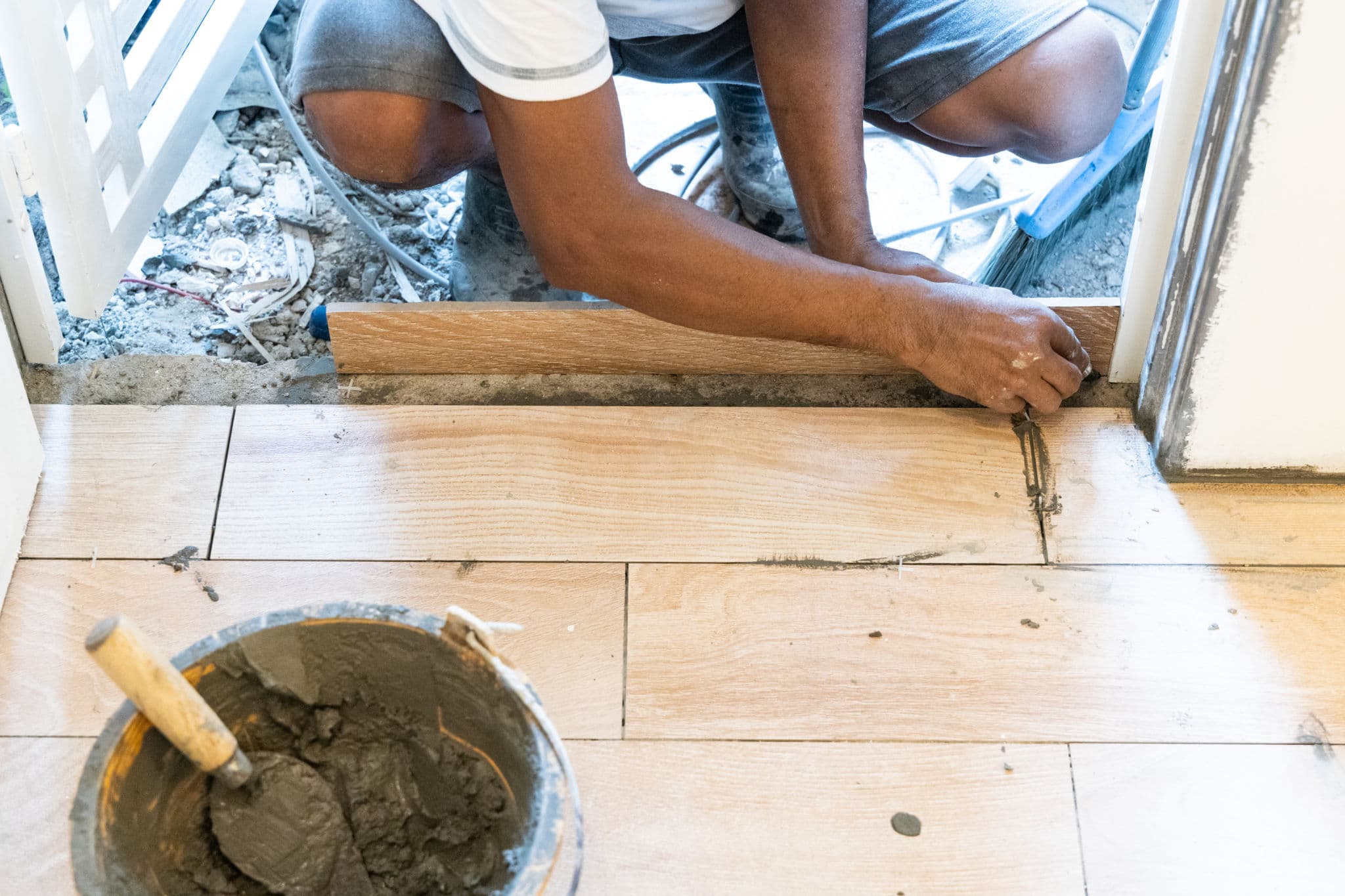 Why Ceramic Tile Refinishing is Better Than Repainting or Replacing ...